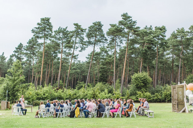 Real Wedding: Festival buitenbruiloft | ThePerfectWedding.nl