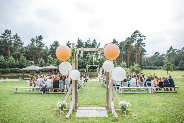Real Wedding: Festival buitenbruiloft | ThePerfectWedding.nl