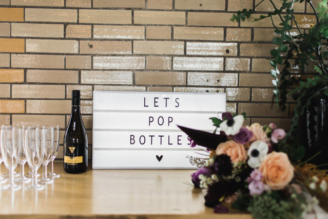Styled Shoot | Industriële bruiloft in de RDM kantine in Rotterdam ...